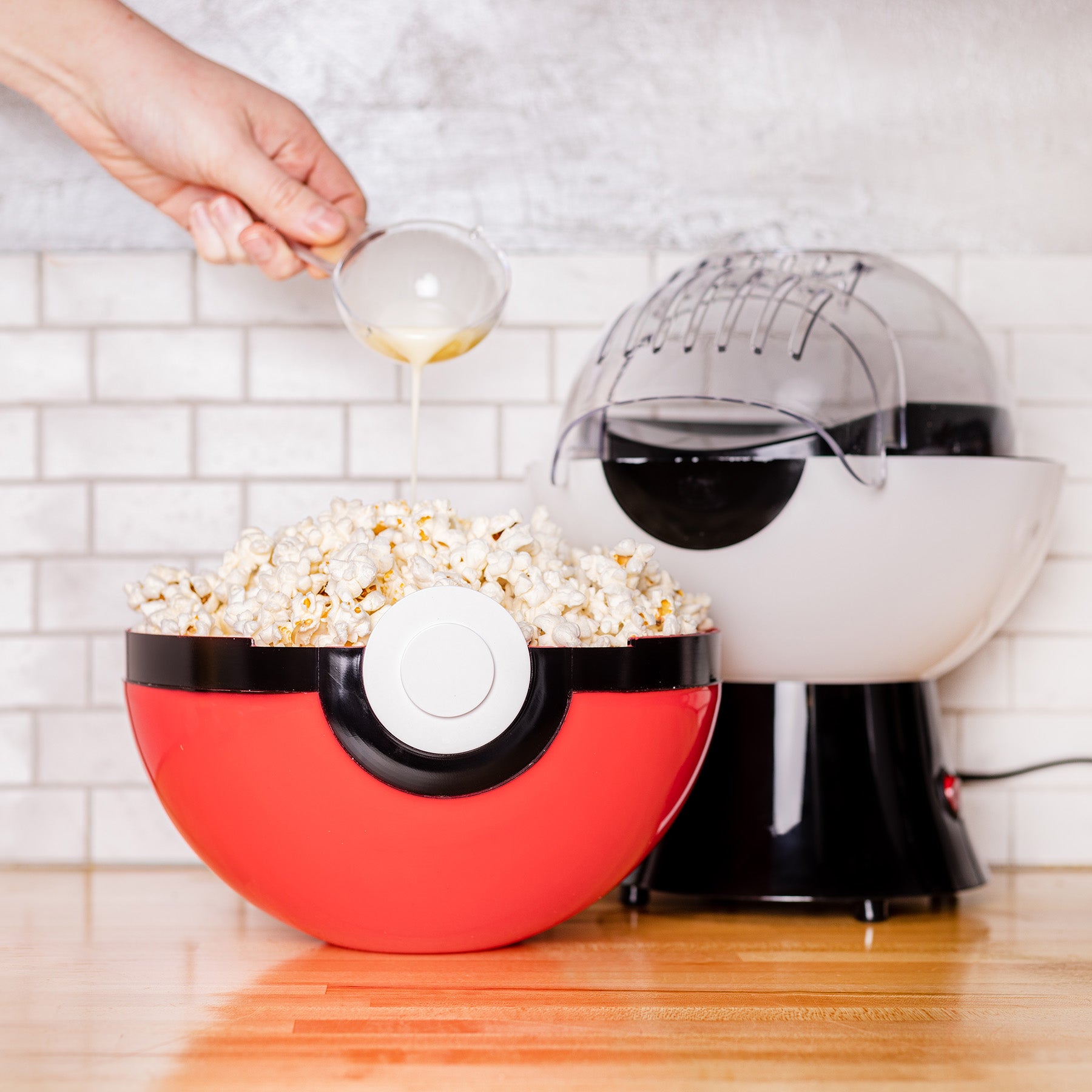 Pokémon Poké Ball Popcorn Maker - Uncanny Brands