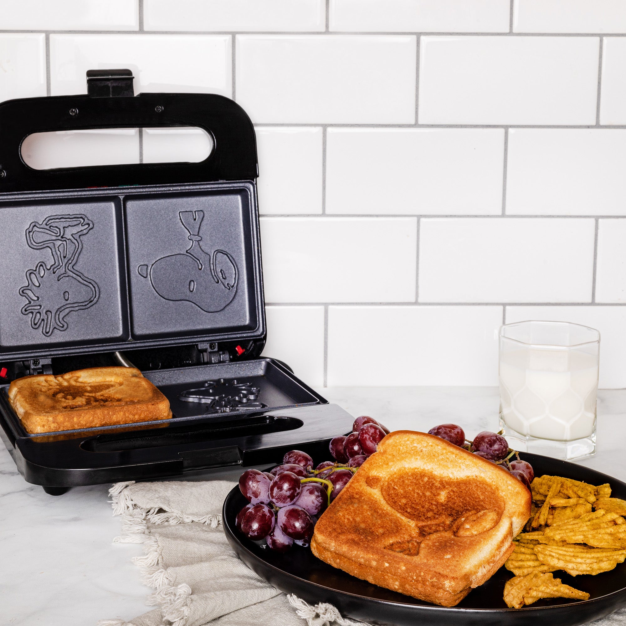 Peanuts Snoopy Grilled Cheese Maker - Uncanny Brands