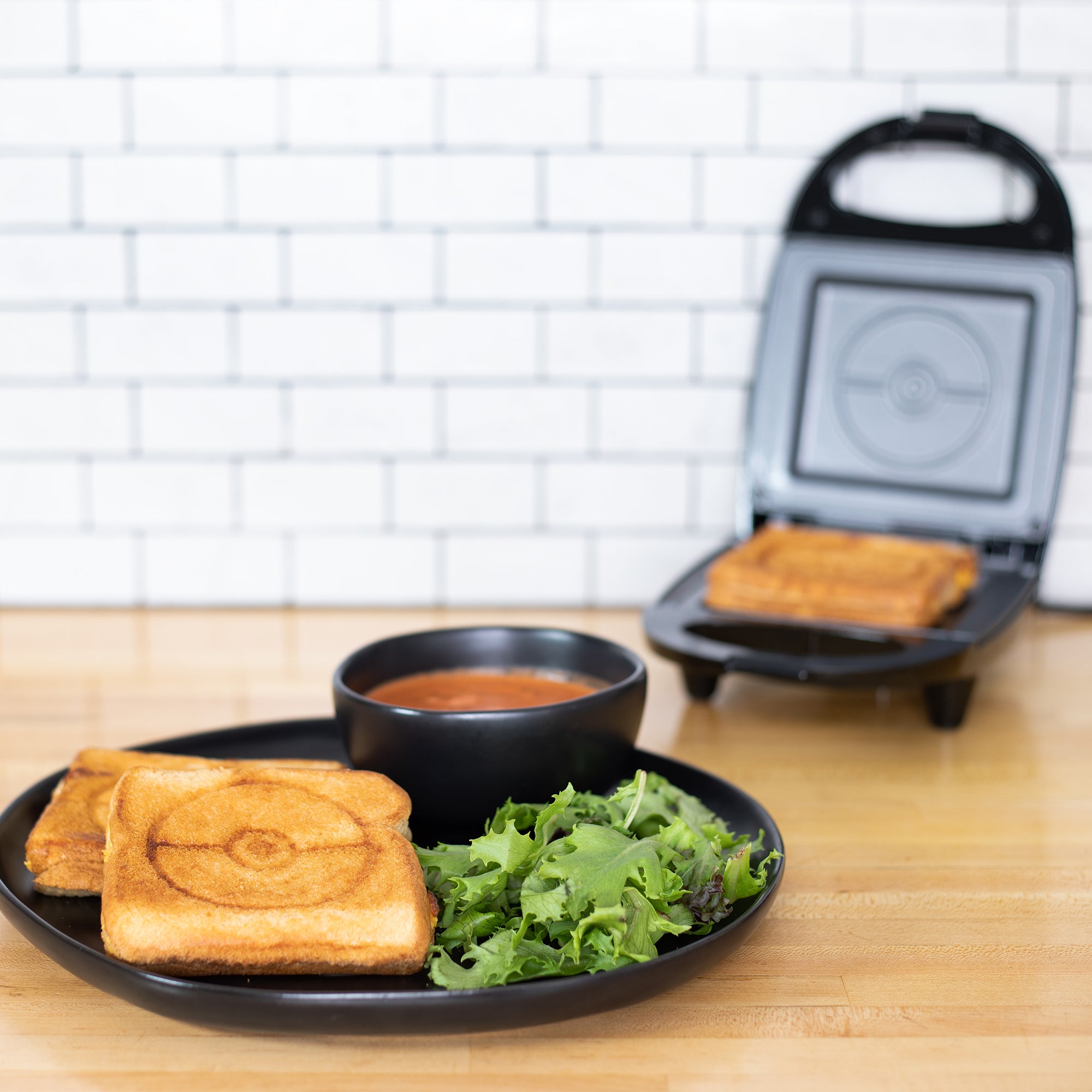 Pokémon Poké Ball Single Sandwich Maker - Uncanny Brands