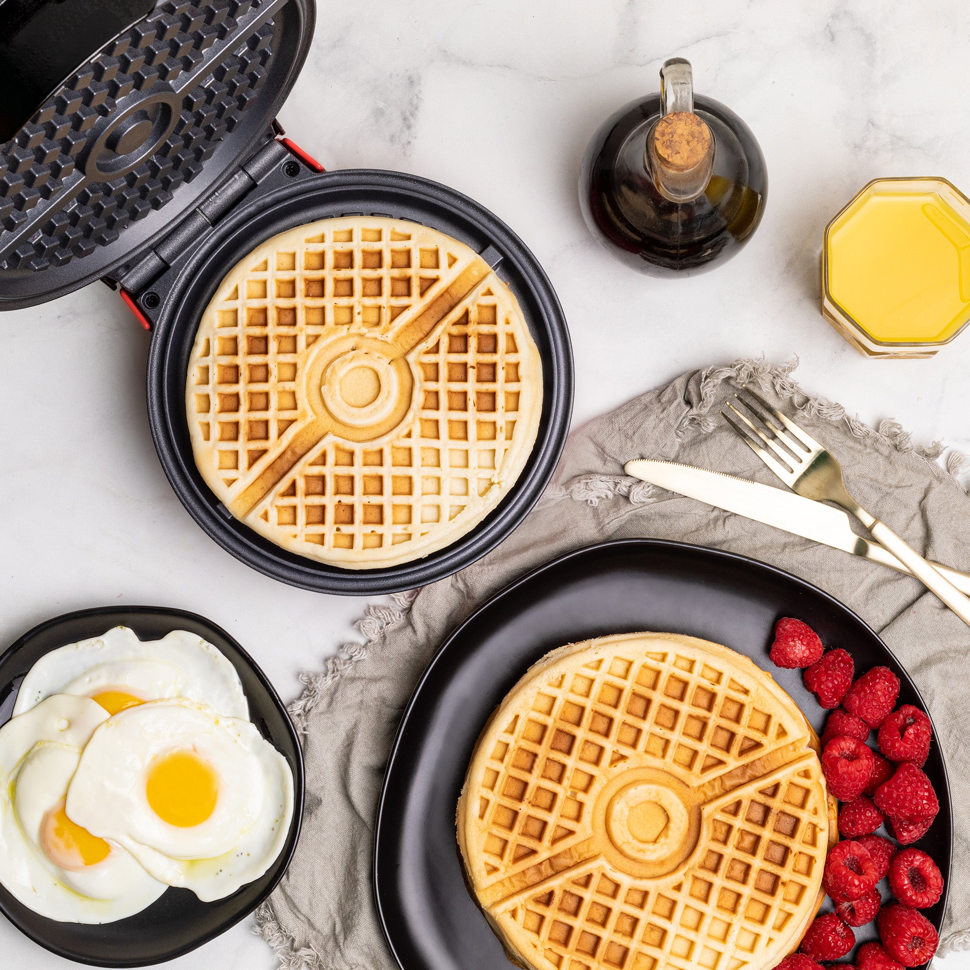 Pokémon Poké Ball Waffle Maker - Uncanny Brands